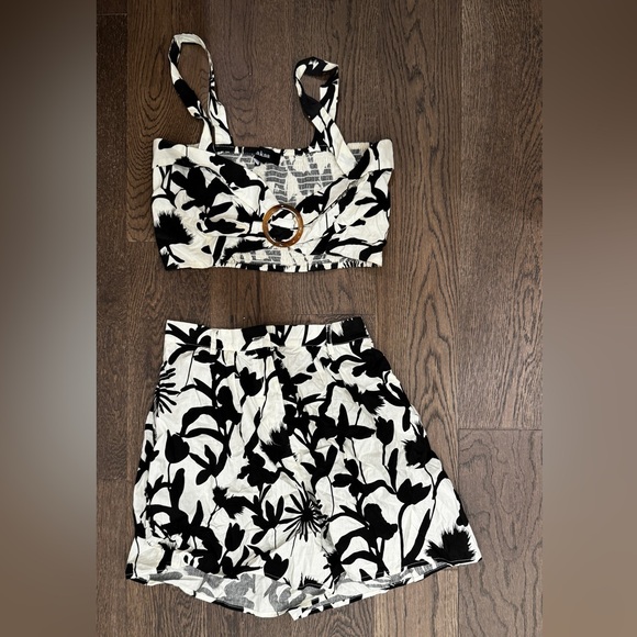 Aakaa | Shorts | Black And White Floral Crop Top And Short Set | Poshmark